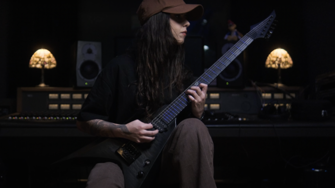 SOLAR GUITARS Unveils Signature Model For CRYPTA's TAINÁ BERGAMASCHI ...